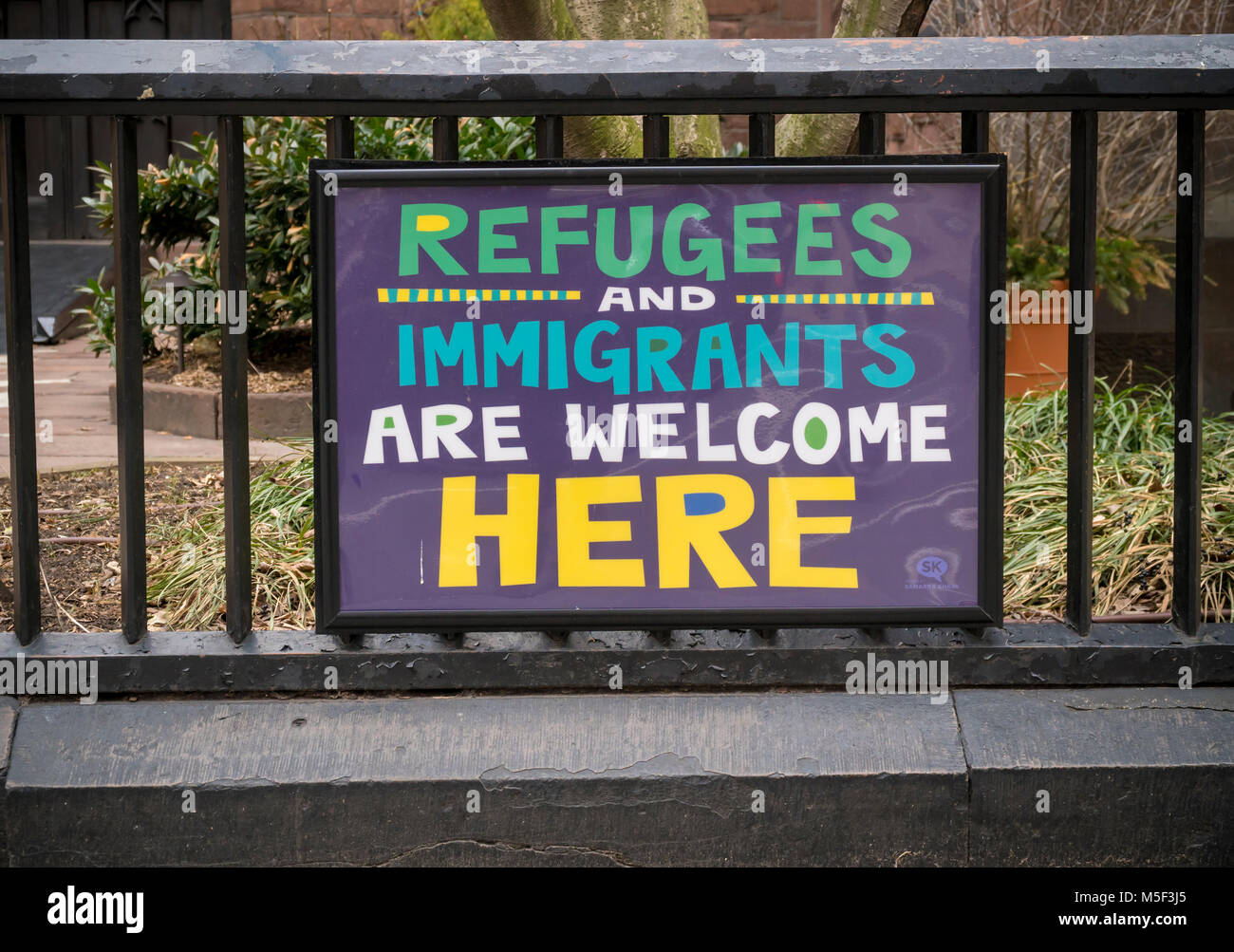 Immigrants welcome here hi-res stock photography and images - Alamy