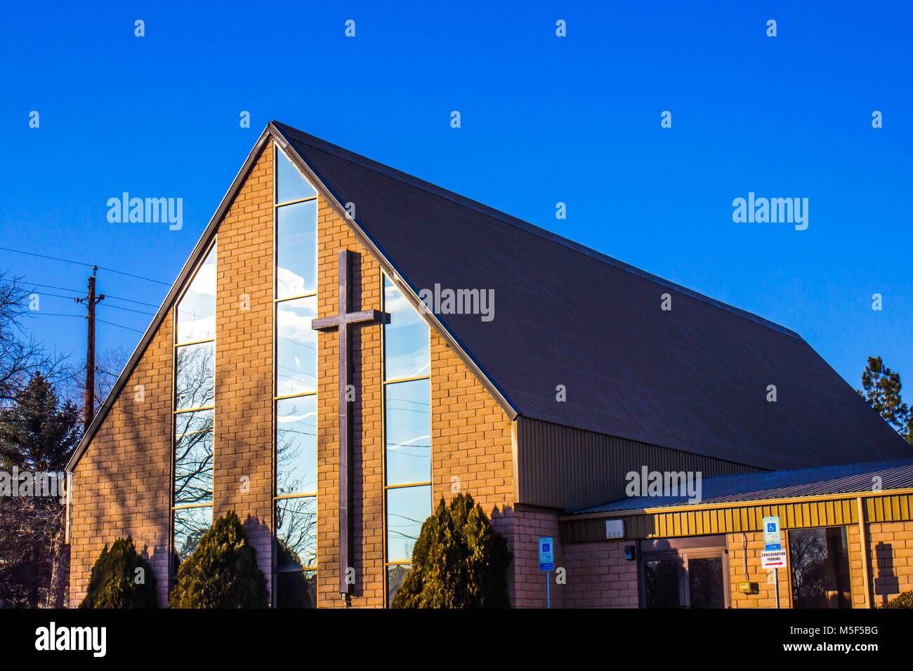 Signs double cross hi-res stock photography and images - Alamy