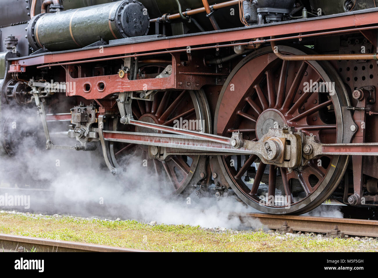 Drive details of a historical steam locomotive Stock Photo - Alamy