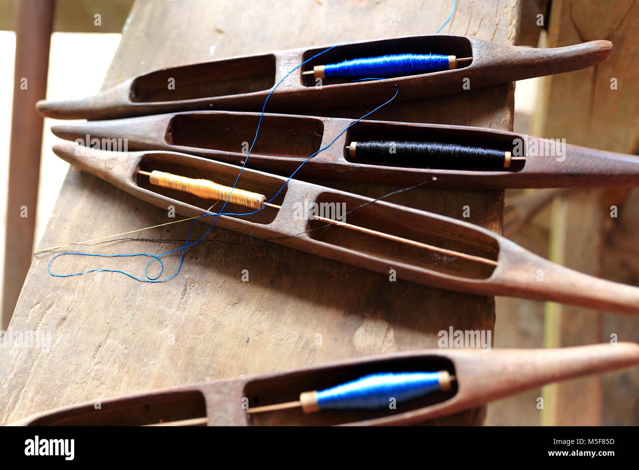 Spin threads hi-res stock photography and images - Alamy