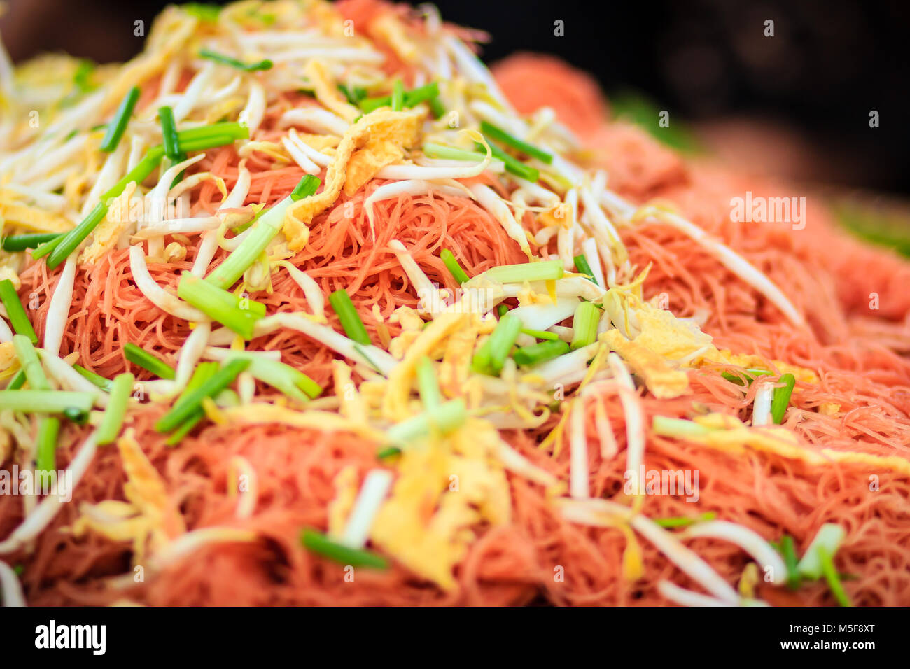 Original Thai Fried Noodle(Pad Mee Boran), stir-fried noodle with ...