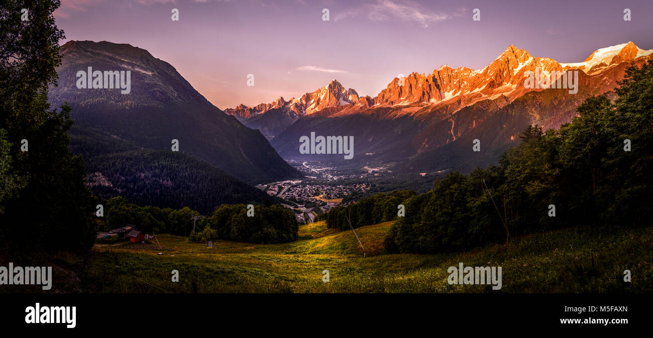 Chamonix mont blanc valley hi-res stock photography and images - Alamy