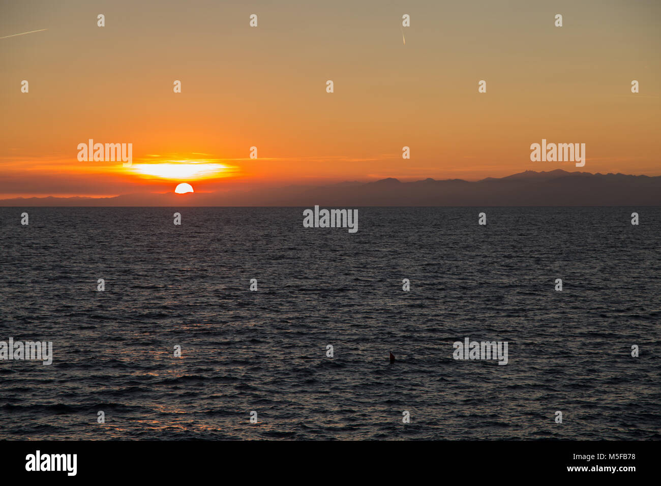 Sea beach sunset horison hi-res stock photography and images - Alamy
