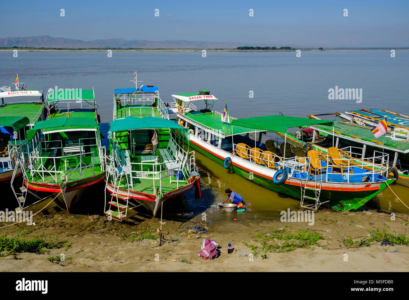 Myanmar boats myanmar ship myanmar ships burma ships hi-res stock photography and images - Alamy
