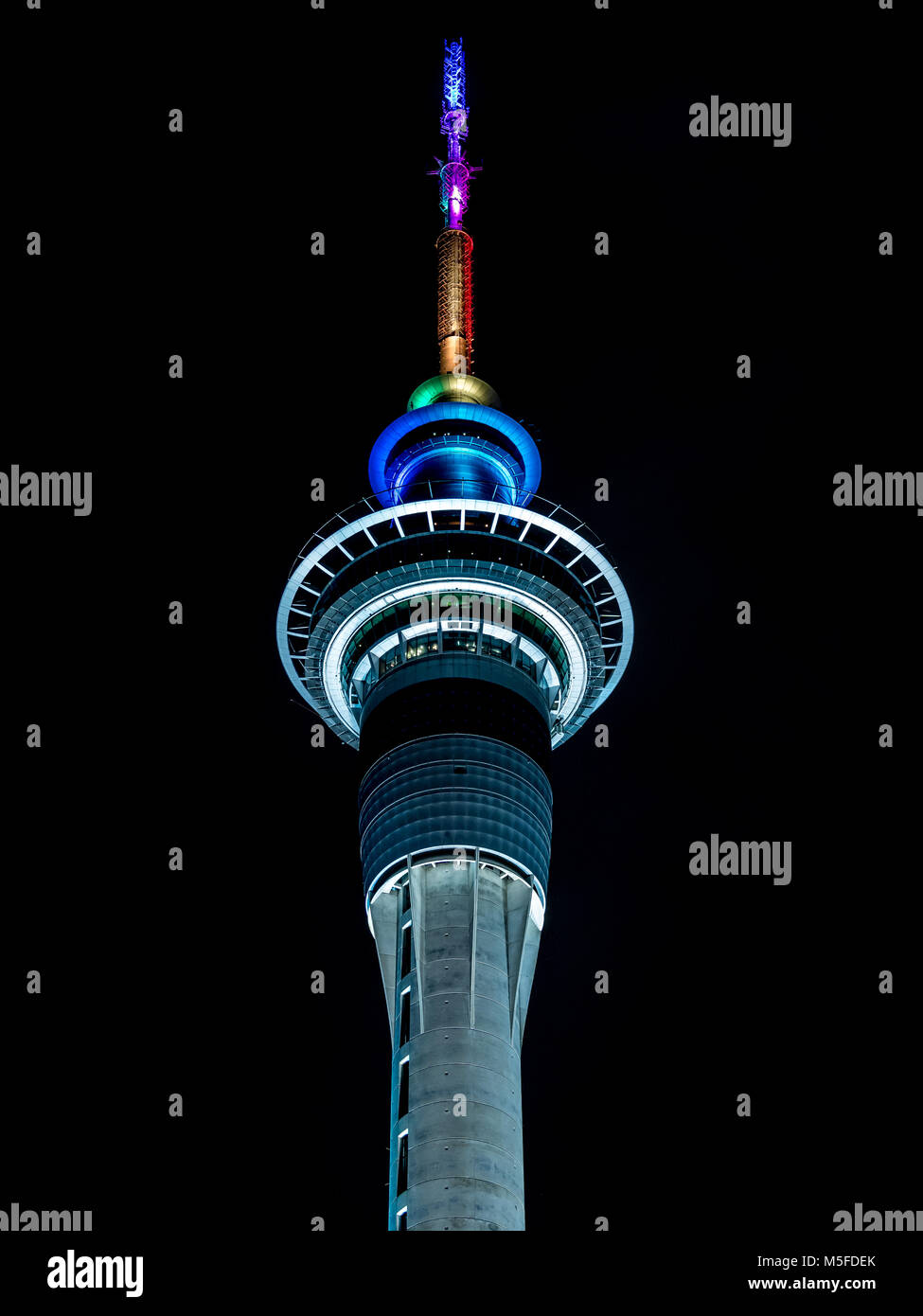 Sky tower night auckland hi-res stock photography and images - Alamy