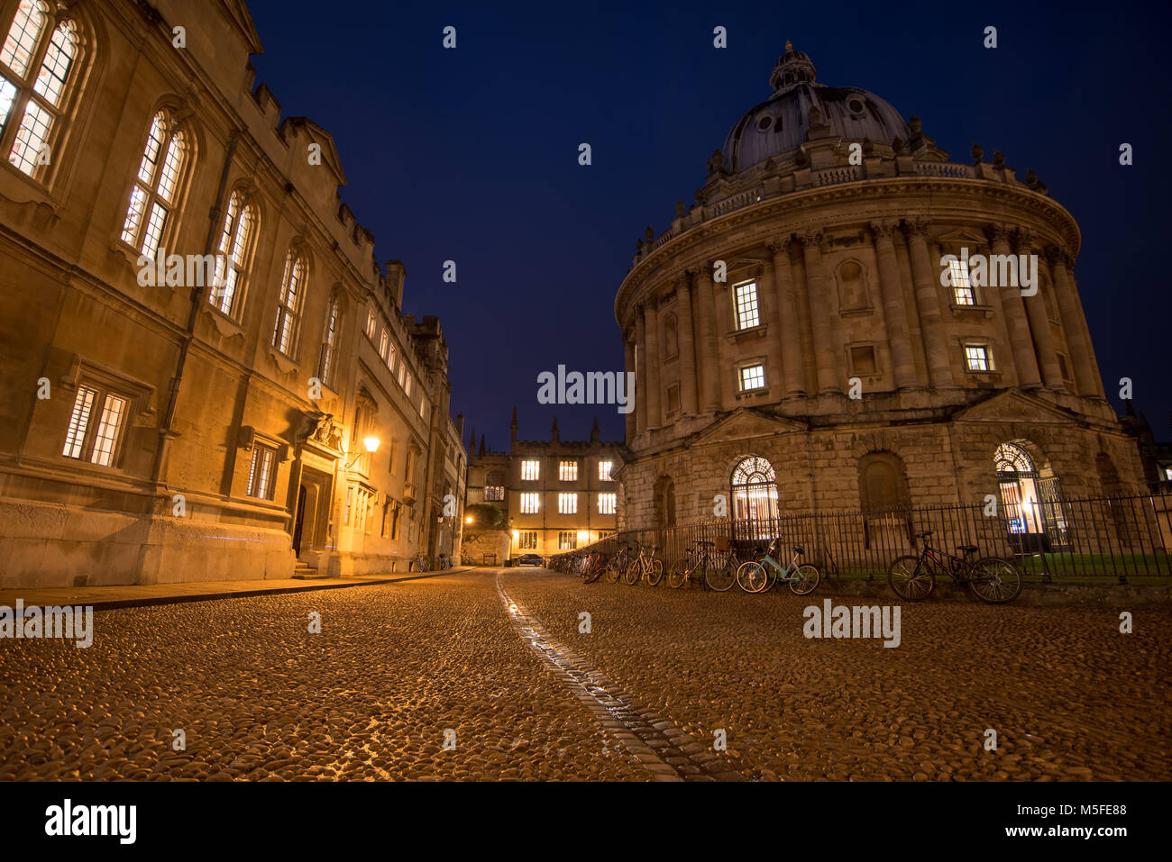 Radcliffe Camera - Radcliffe Square - Oxford City Centre Stock Photo ...