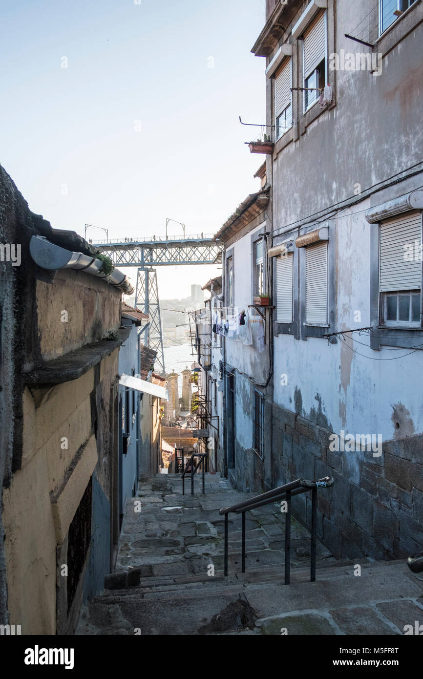 Ponte de dona maria pia porto hi-res stock photography and images - Alamy