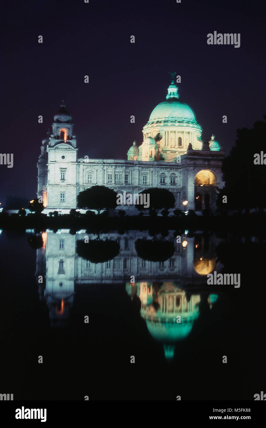 Night view victoria memorial calcutta hi-res stock photography and ...