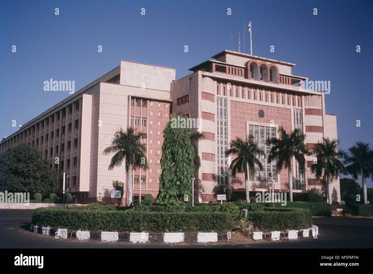 India parliament building hi-res stock photography and images - Alamy