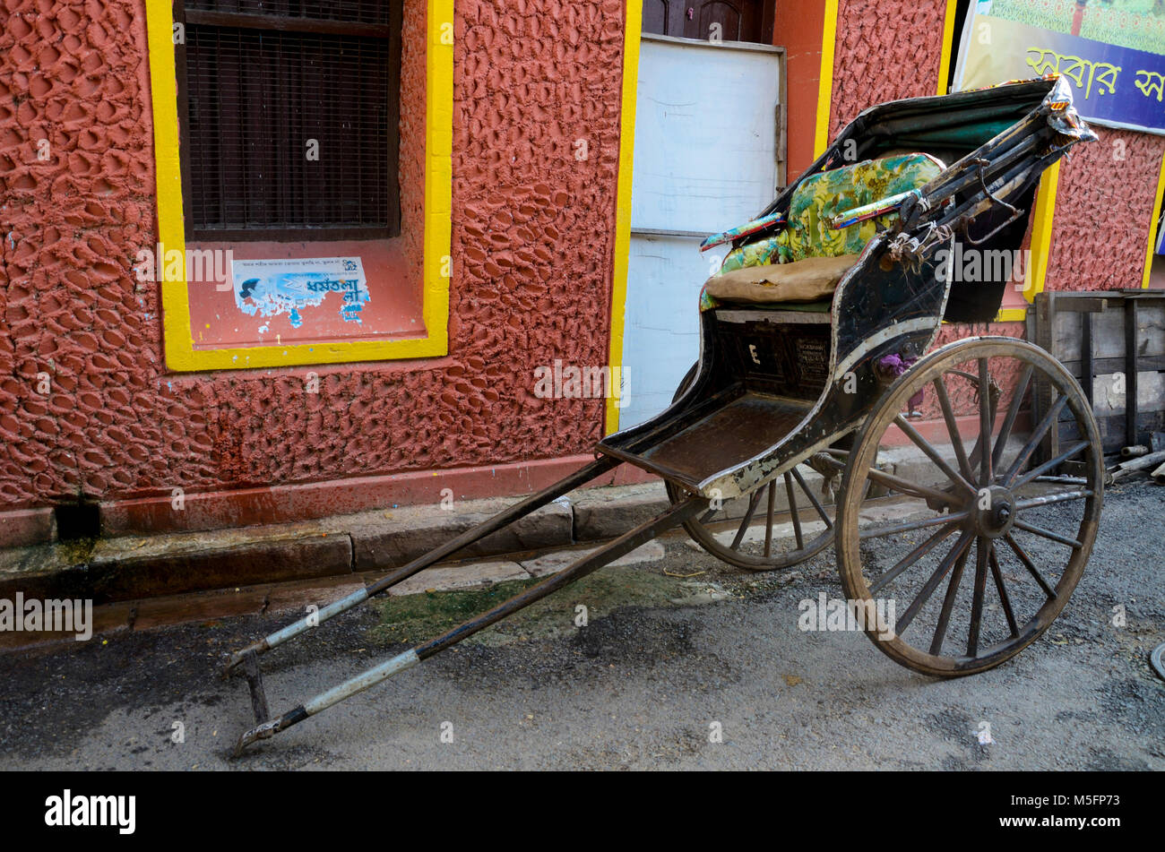 hand pulled rickshaw, Kolkata, West Bengal, India, Asia Stock Photo - Alamy