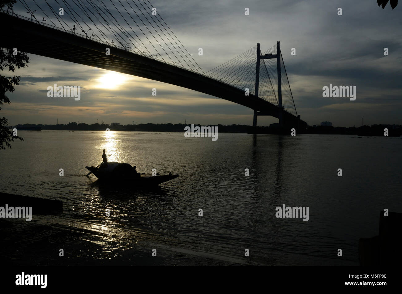 Vidyasagar setu, Hooghly river, Kolkata, West Bengal, India, Asia Stock ...