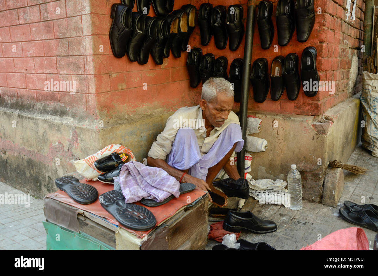 Shop Shoemaker Cobbler Cobbler High Resolution Stock Photography and ...