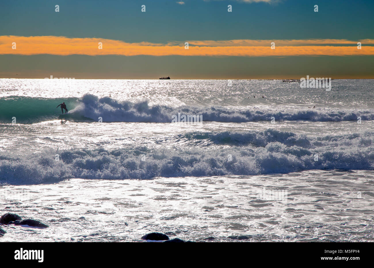 Surfing off lip wave hi-res stock photography and images - Alamy