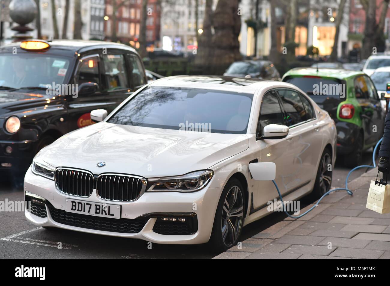 Zero Emission Cars, Electric/Hybrid Stock Photo - Alamy