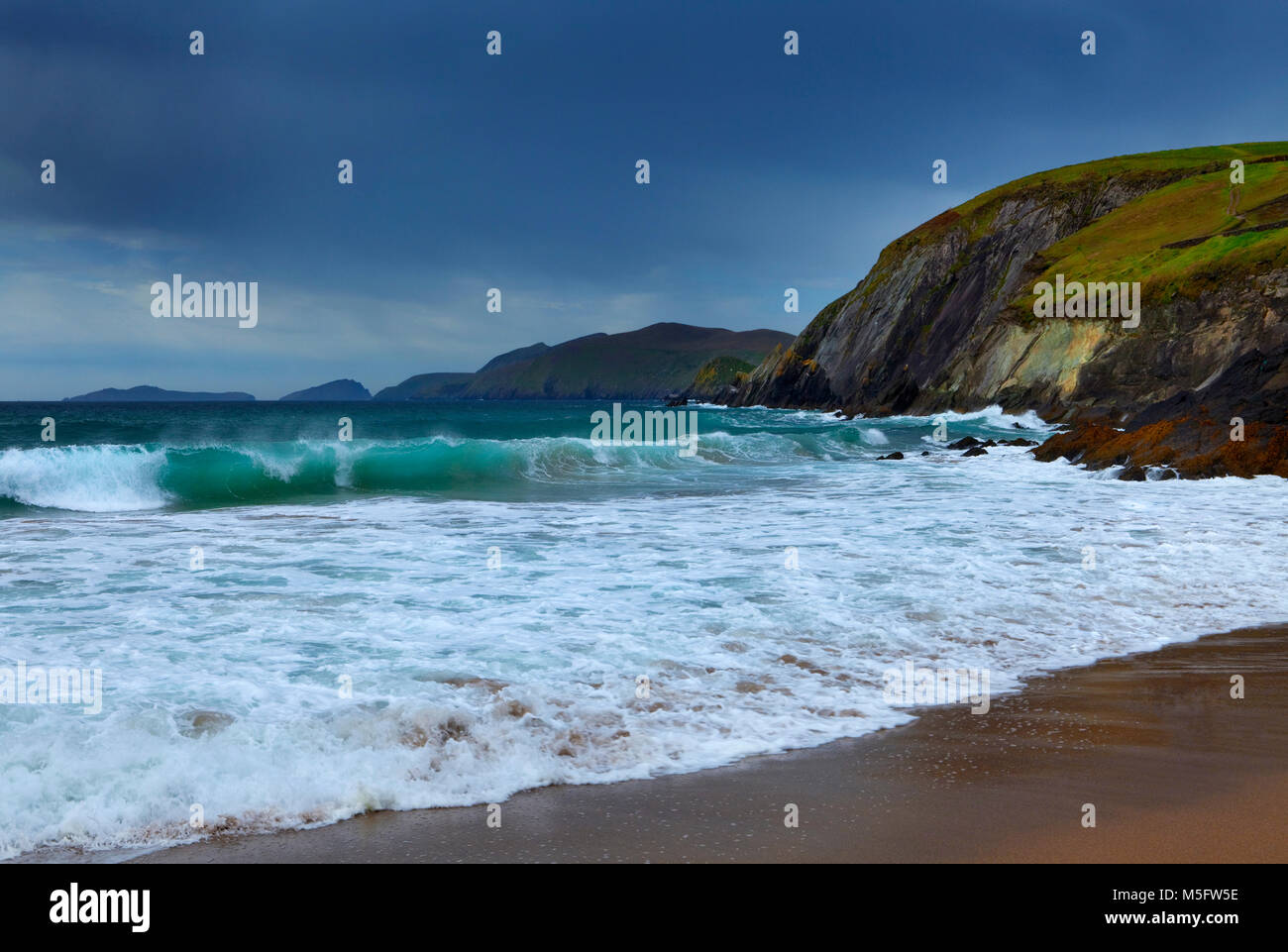 Coumeenoole Beach at Slea Head, Dingle Peninsula, County Kerry, Ireland ...