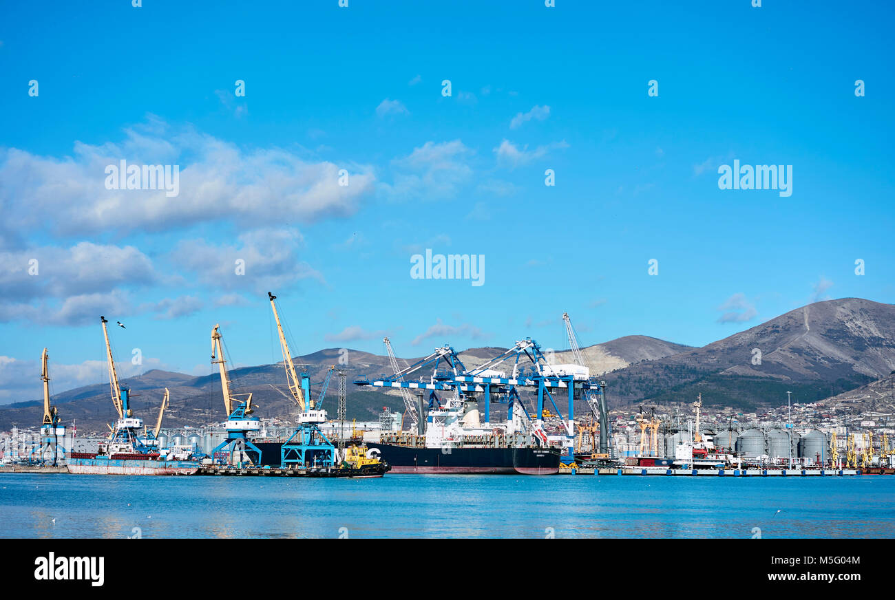 ships at the commercial sea port Stock Photo - Alamy