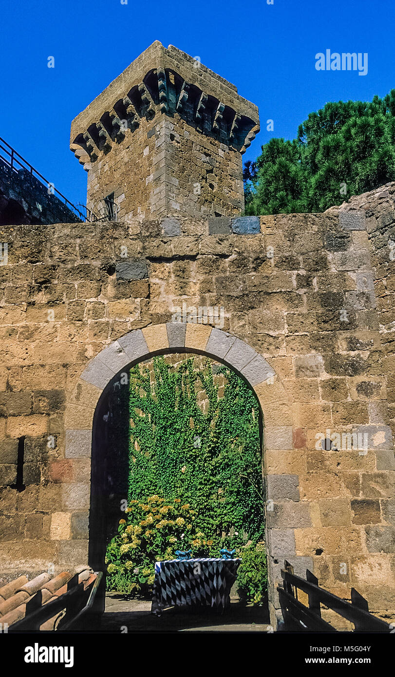 Castello rocca monaldeschi hi-res stock photography and images - Alamy