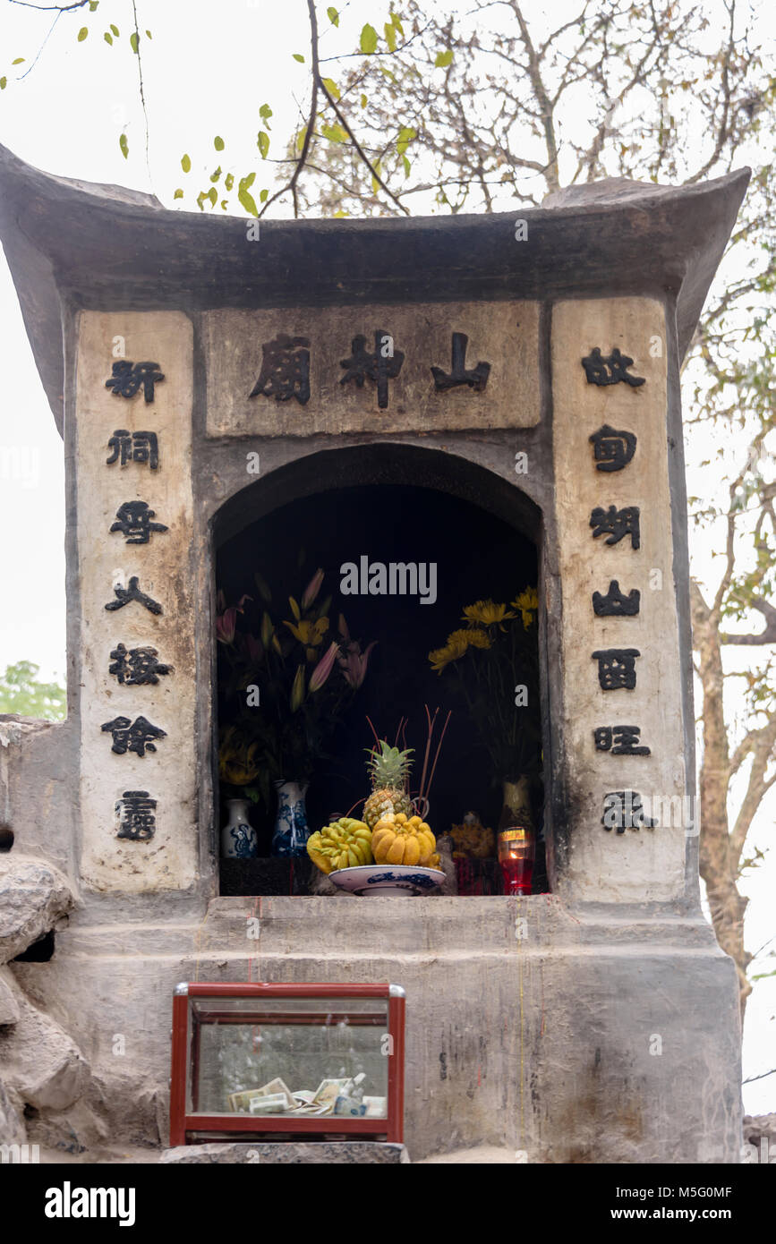 China food offerings to ancestors hi-res stock photography and images ...
