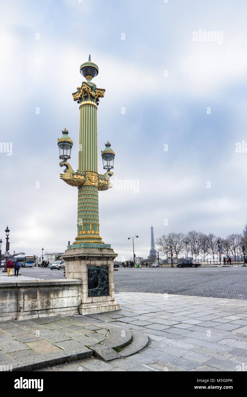 Parisian street lamp hi-res stock photography and images - Alamy