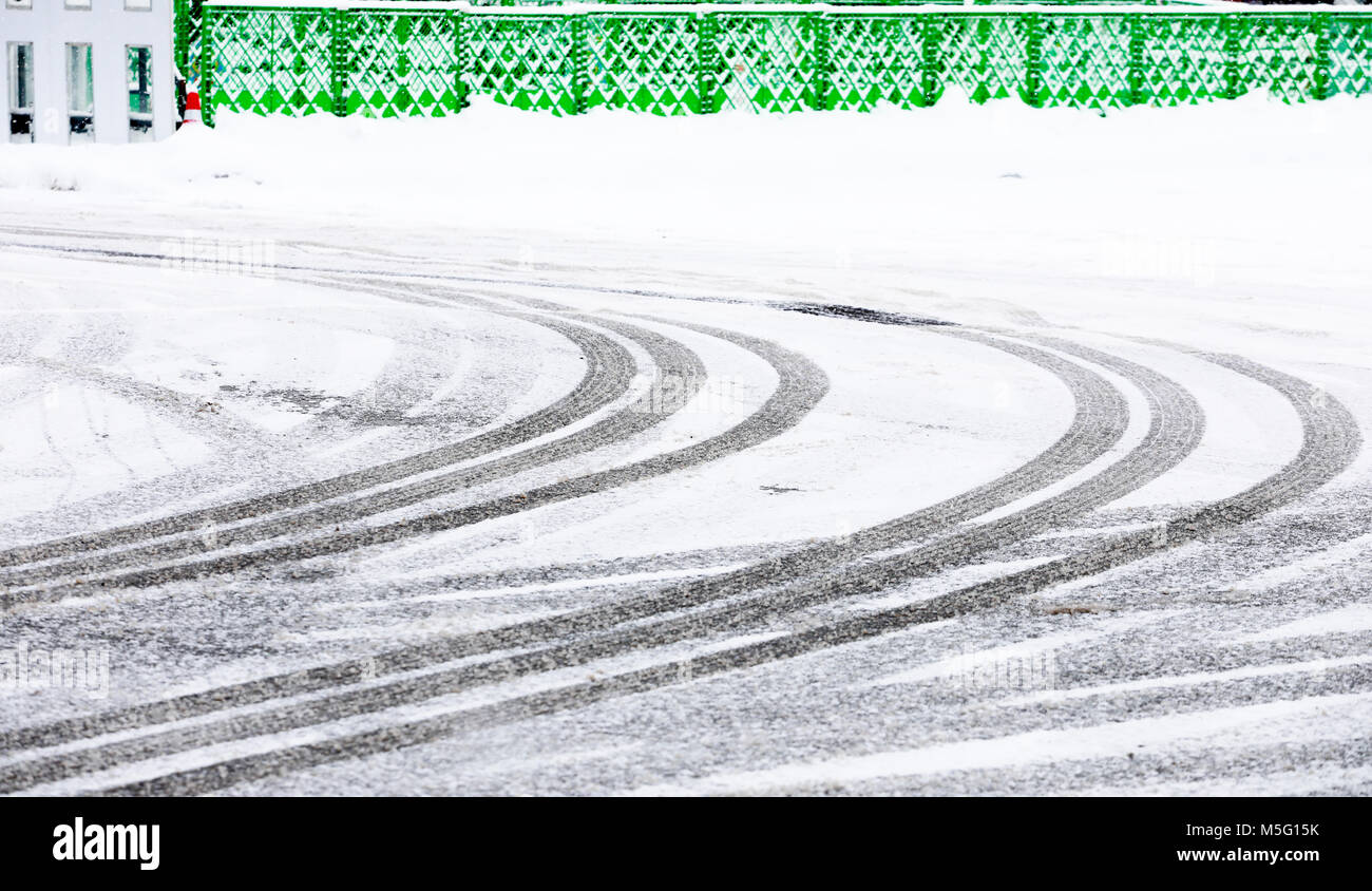 Tire tracks drawing hi-res stock photography and images - Alamy