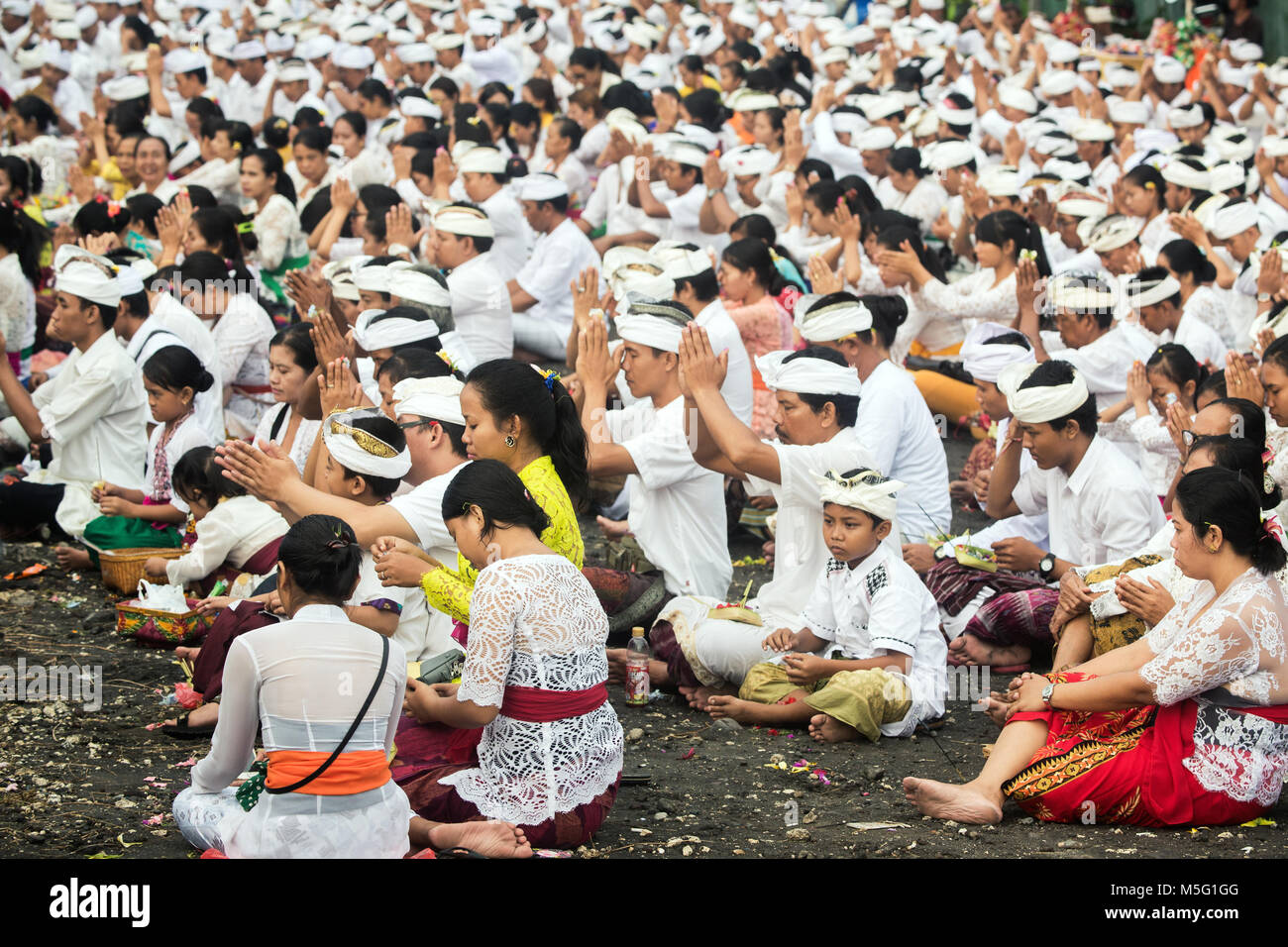Balinese praying hands hi-res stock photography and images - Alamy
