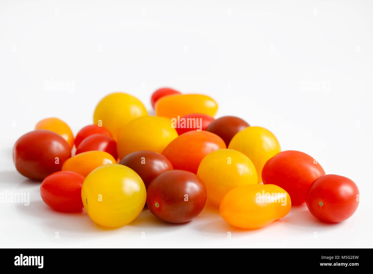 Yellow grape tomato hi-res stock photography and images - Alamy