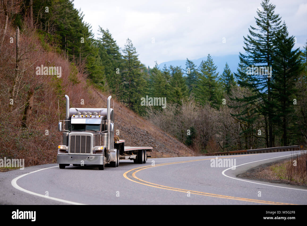 Big rig truck hi-res stock photography and images - Alamy