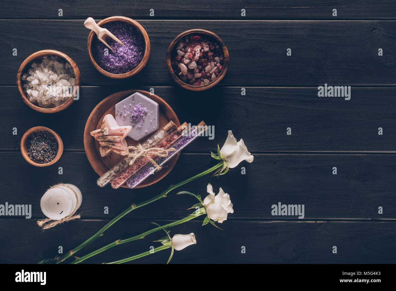 spa treatment with white roses Stock Photo - Alamy