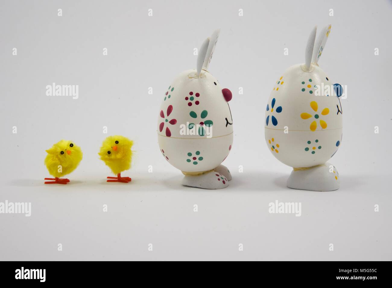 Easter Bunny And Chick High Resolution Stock Photography and Images - Alamy