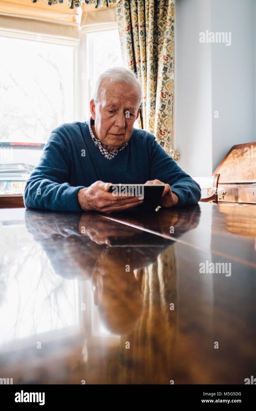 Crying table frame hi-res stock photography and images - Alamy