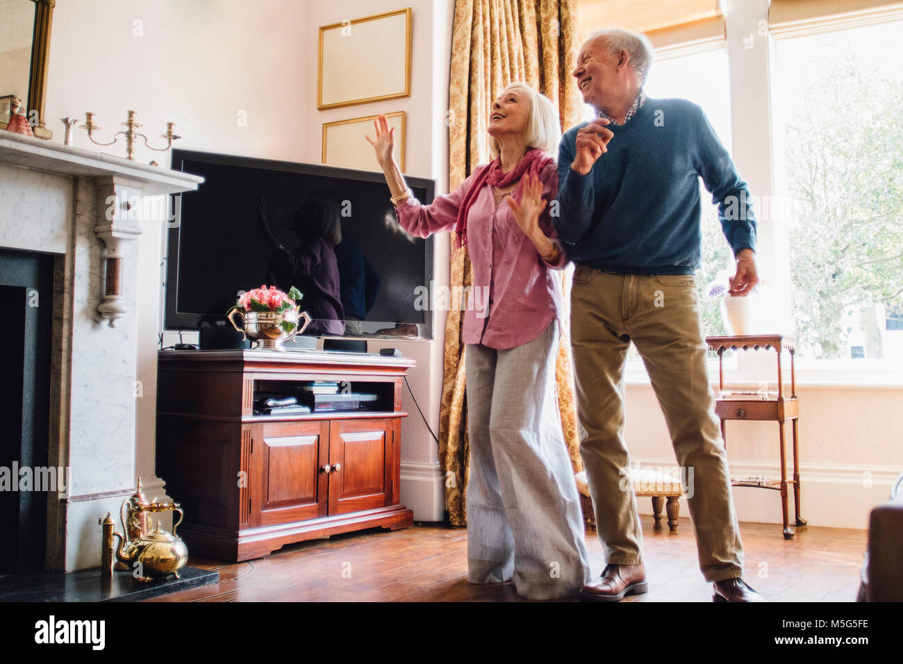 Room dance hi-res stock photography and images - Alamy