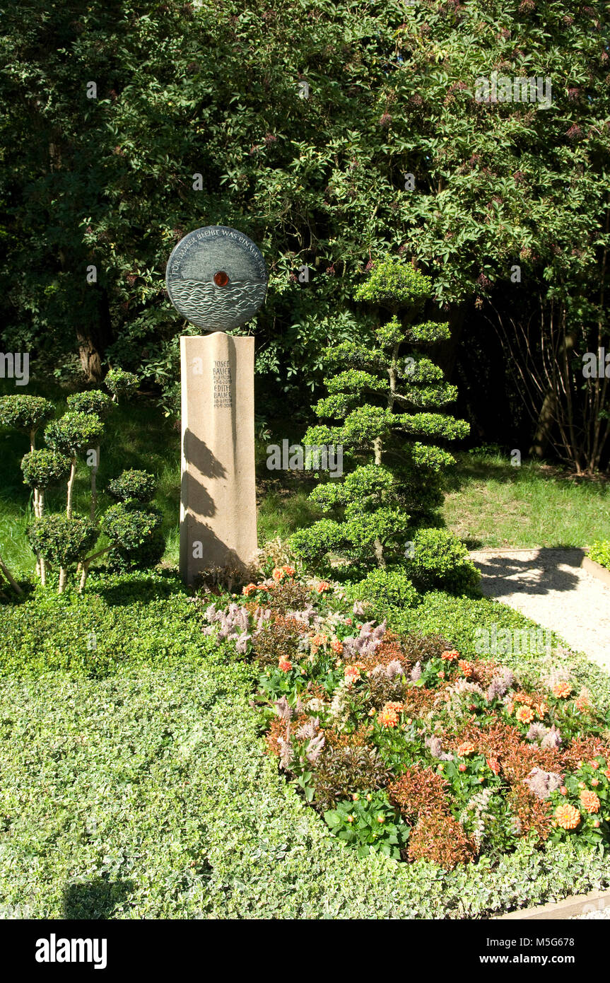 Grave design, grave stone Stock Photo - Alamy