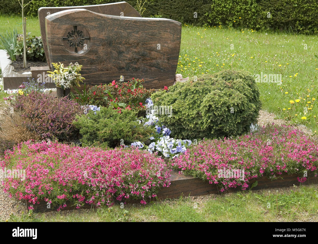 Grave design, grave stone Stock Photo - Alamy