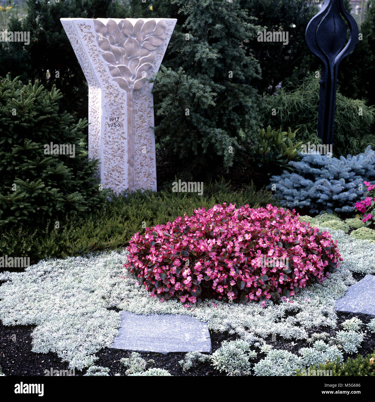 Grave design, grave stone Stock Photo - Alamy