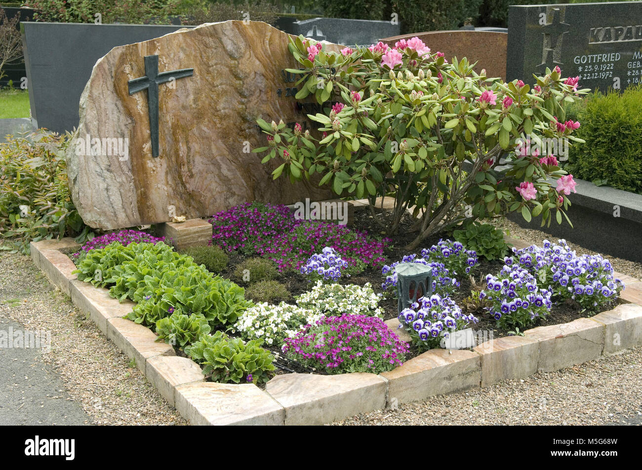 Grave design, grave stone Stock Photo - Alamy