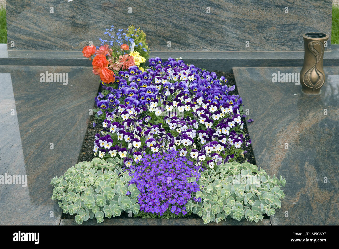 Grave design, grave stone Stock Photo - Alamy
