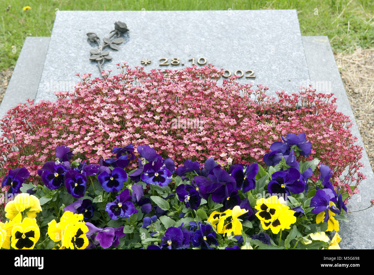 Grave design, grave stone Stock Photo - Alamy
