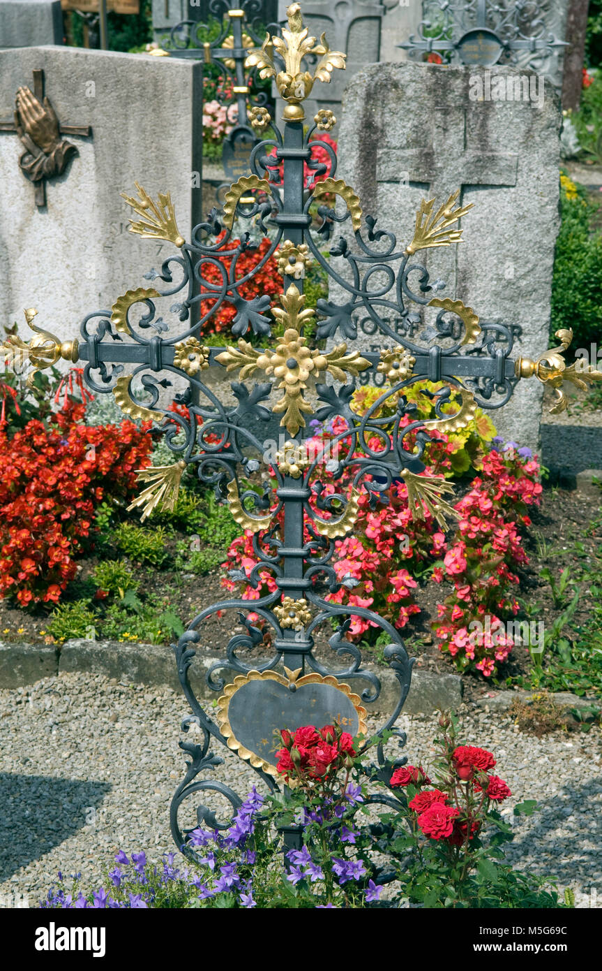 Grave design, grave stone Stock Photo - Alamy