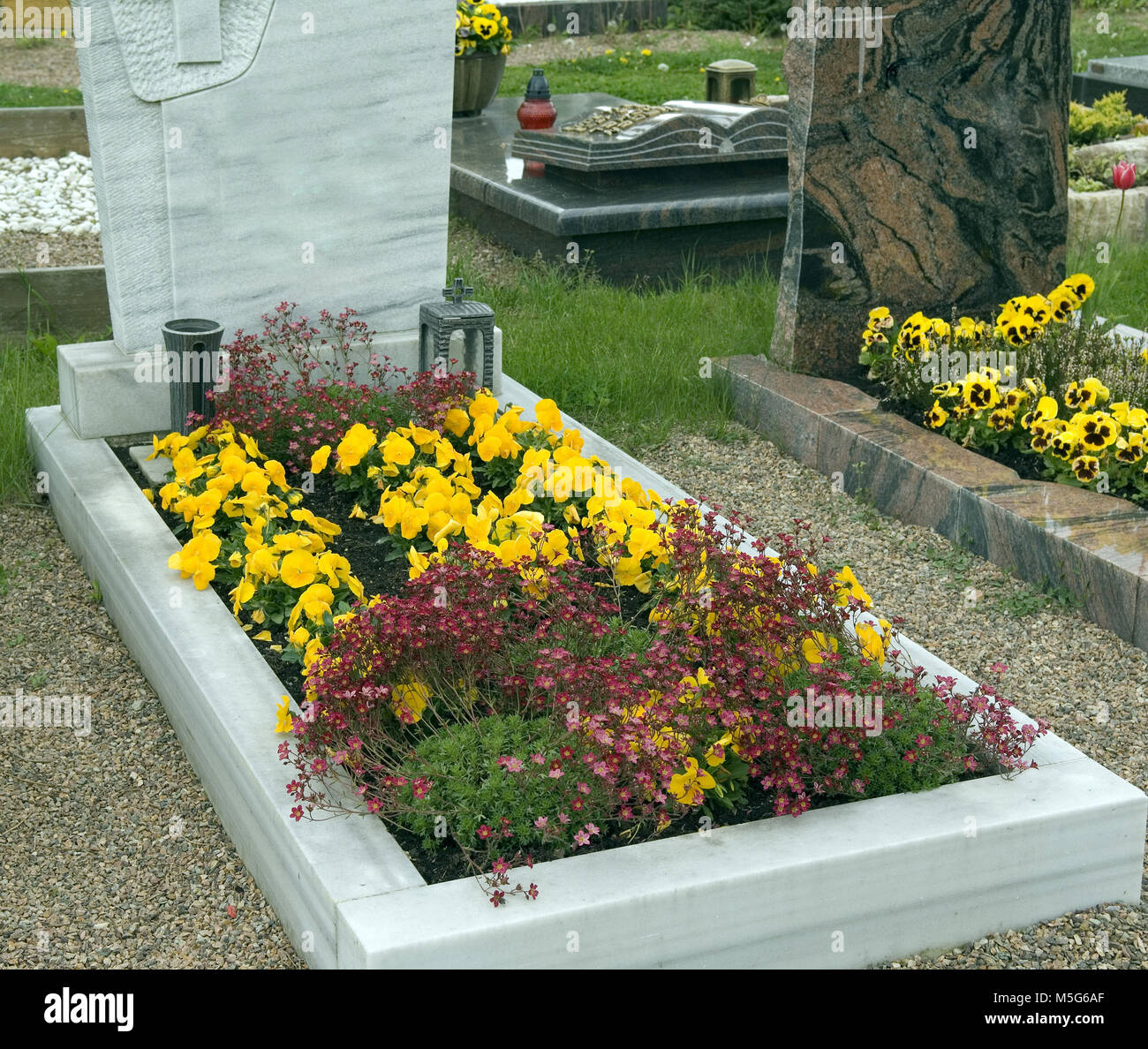 Grave design, grave stone Stock Photo - Alamy
