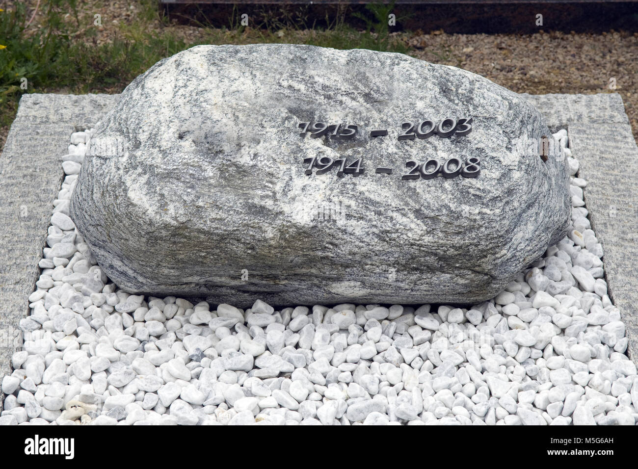 Grave design, grave stone Stock Photo - Alamy