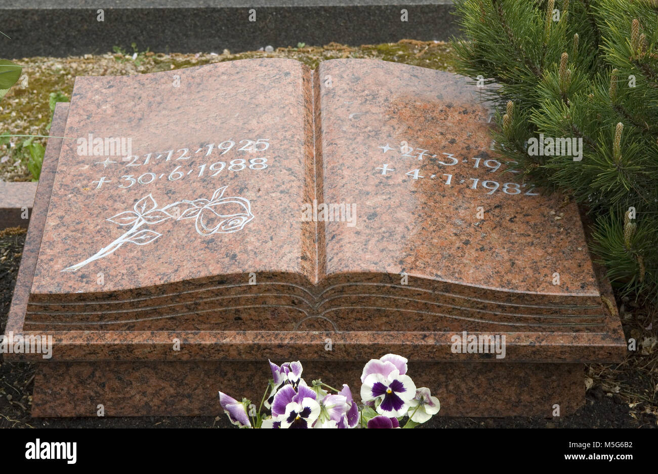 Grave design, grave stone Stock Photo - Alamy