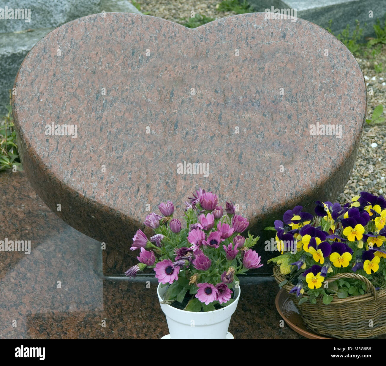 Grave design, grave stone Stock Photo - Alamy