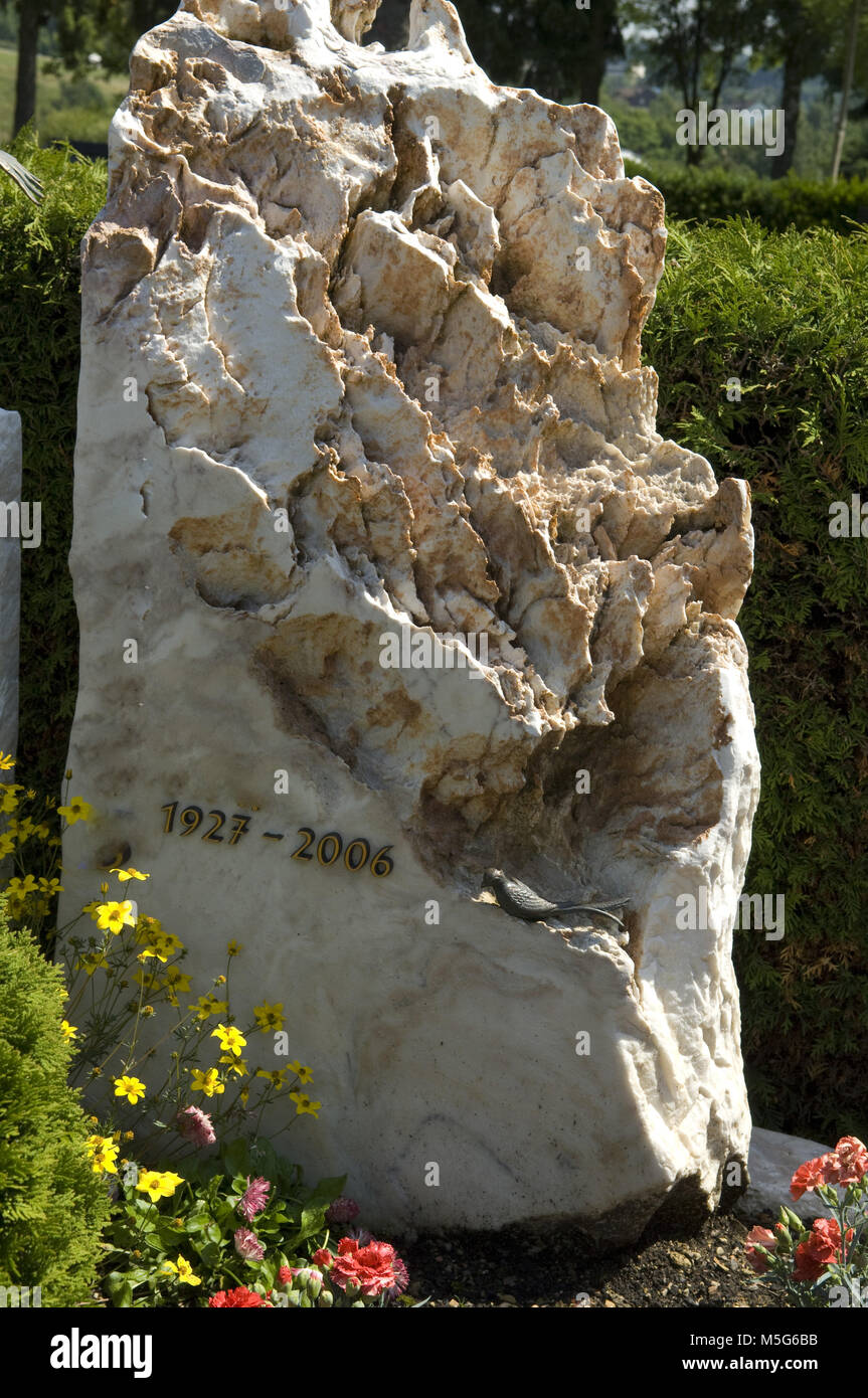 Grave design, grave stone Stock Photo - Alamy
