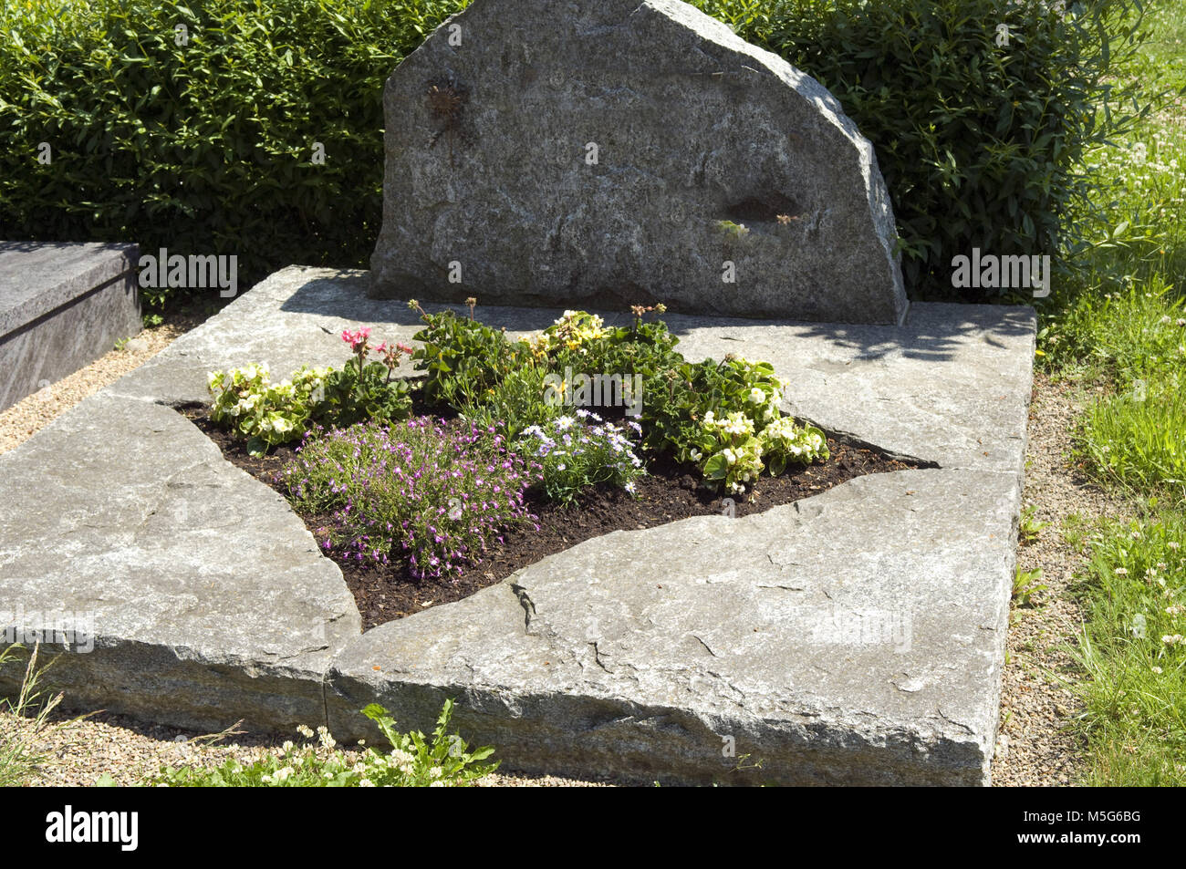 Grave design, grave stone Stock Photo - Alamy