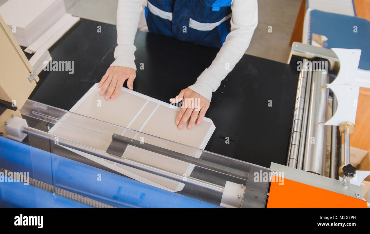 Machine Operator Printing Stock Photos & Machine Operator Printing ...