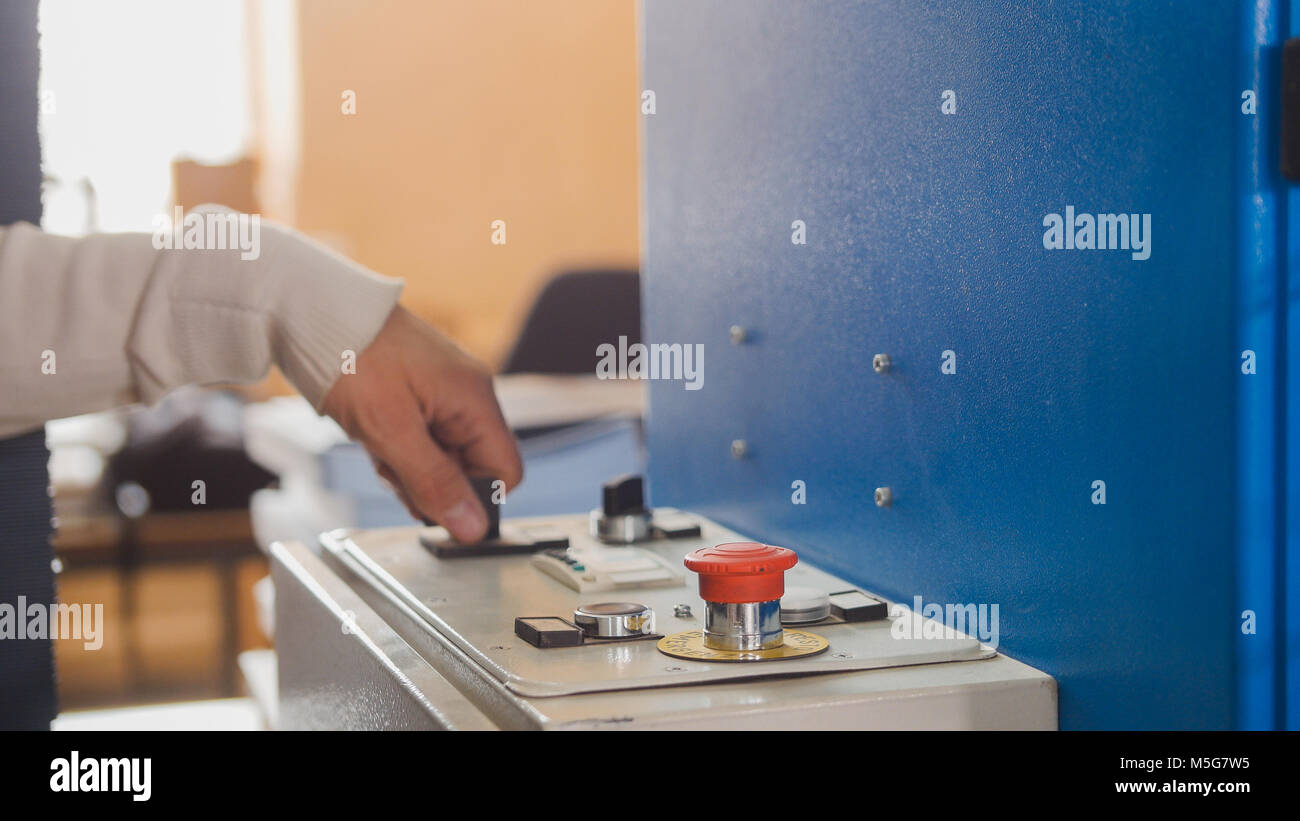Polygraph operator hi-res stock photography and images - Alamy