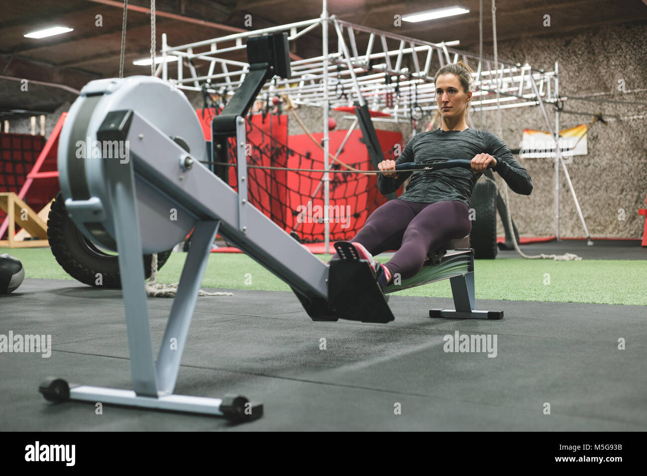 Rowing machine hi-res stock photography and images - Alamy