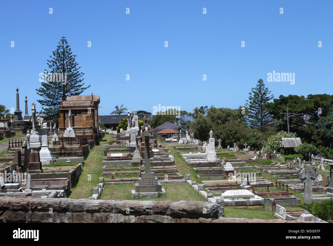 Cemetery graves graveyard australia hi-res stock photography and images ...