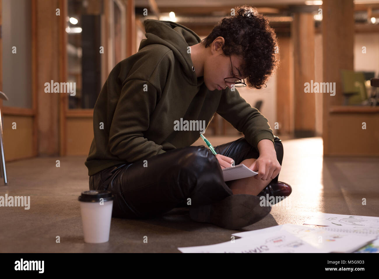 Writing in notepad document hi-res stock photography and images - Alamy