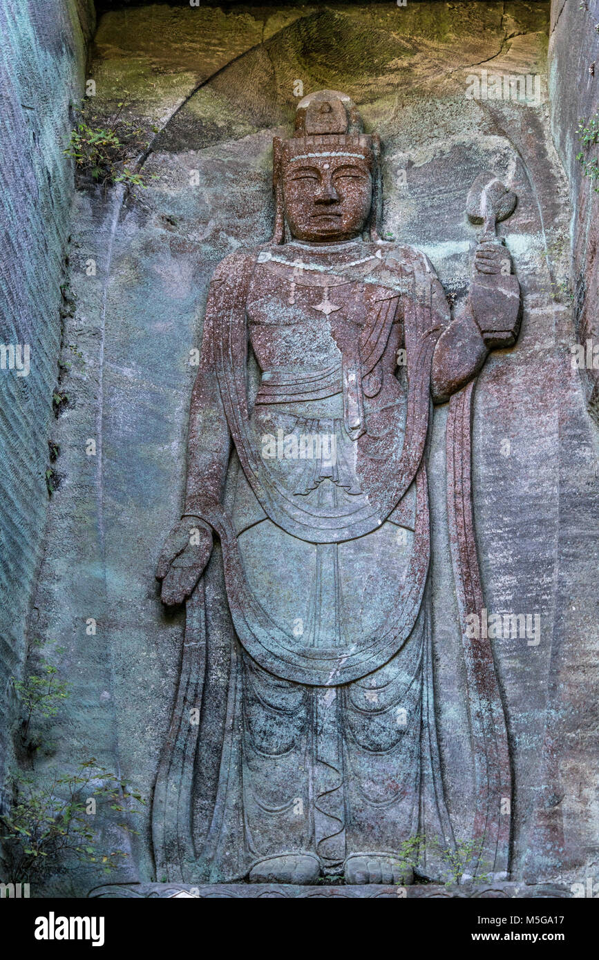Mount Nokogiri (Nokogiriyama) Hyaku-shaku Kannon (Hundred-shaku Kannon ...